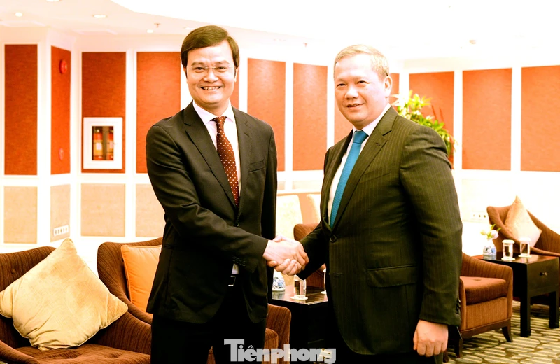 Bí thư thứ nhất Trung ương Đoàn Bùi Quang Huy chào xã giao Thủ tướng ...