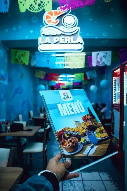 7 red flags at a seafood restaurant that mean you should walk right out ...