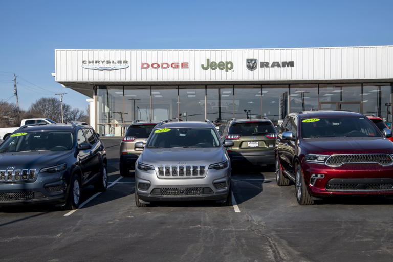 Chrysler recalls vehicles whose power steering wiring may overheat ...