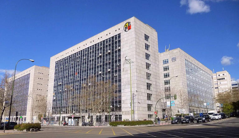 La SEPI ingresa 384 millones en dividendos de Indra y Telefónica
