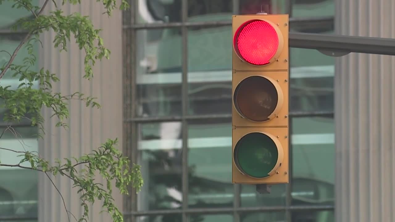 The story of the American traffic light starts with a Detroit police ...