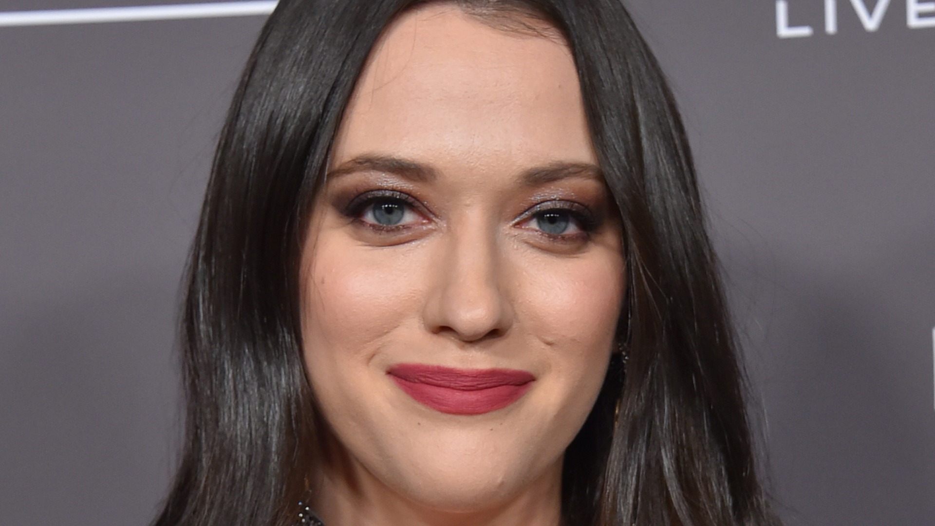 Kat Dennings is unrecognizable without her long hair