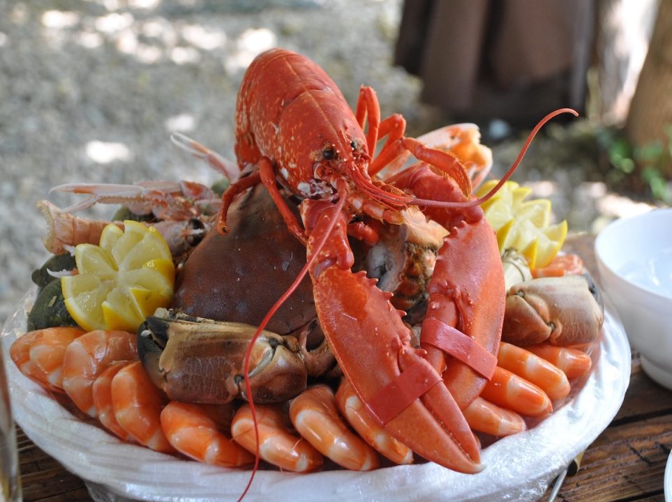 5 restaurant chains with the best fried seafood feasts, according to diners