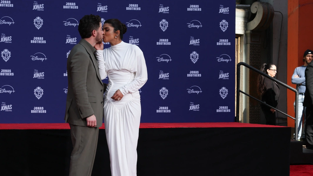 Kevin Jonas recalls vomiting while wingmanning Nick and Priyanka's ...