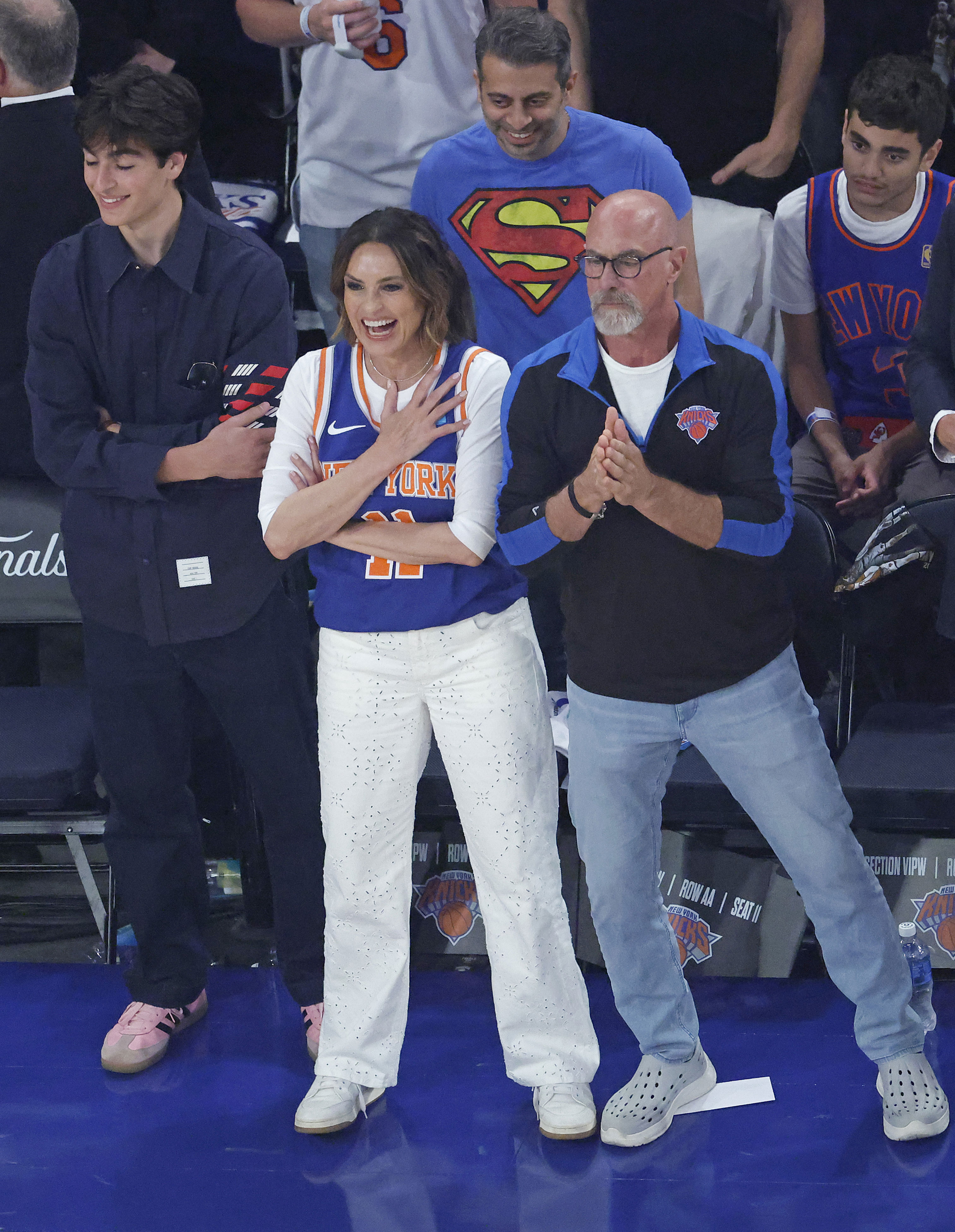 SVU fan favorites Mariska Hargitay and Christopher Meloni cheer on ...