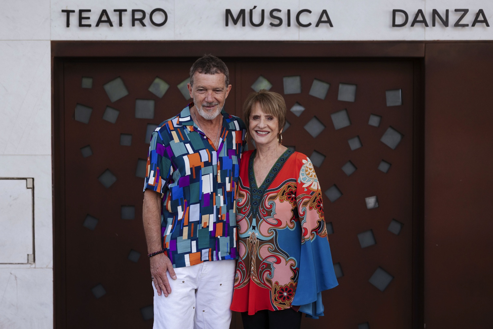 Patti LuPone: "EE.UU. debería exportar su cultura en lugar de gastar ...