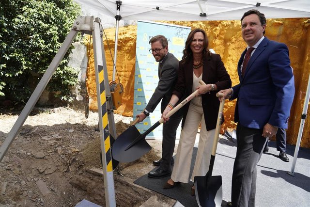 Primera piedra de una promoción de dos viviendas protegidas en alquiler ...
