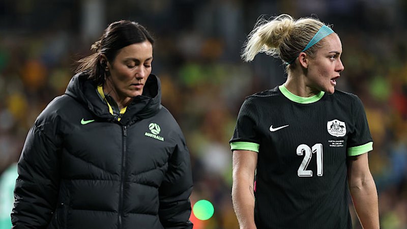 Carpenter 'winded' by Matildas teammate's blistering shot