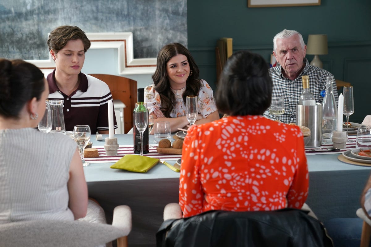 Hollyoaks reveals Beth Keane's shock baby secret in early streaming release