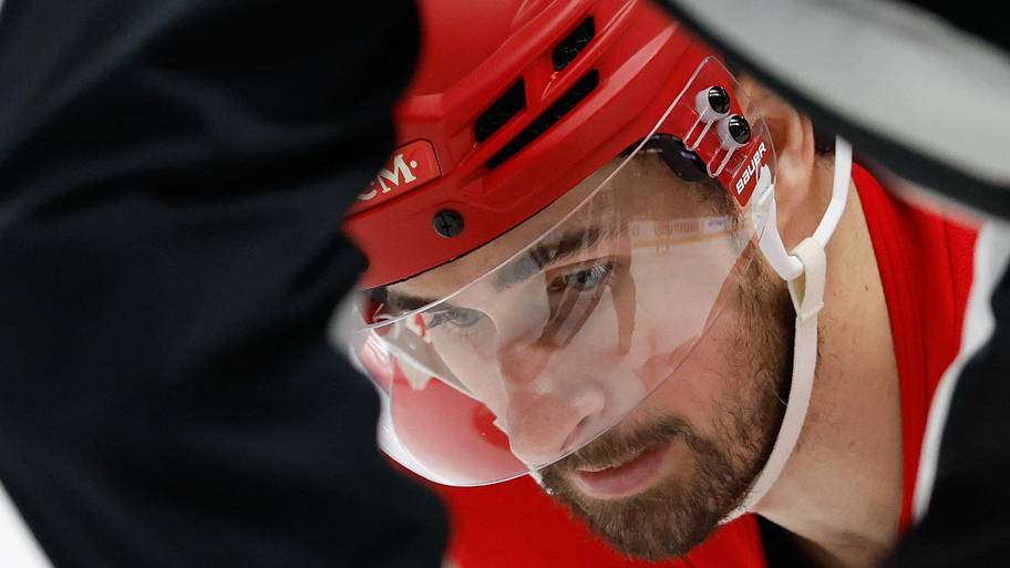 Dylan Larkin losing goodwill among Red Wings fans with recent decision