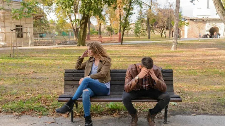 6 early warning signs your relationship is slowly falling apart