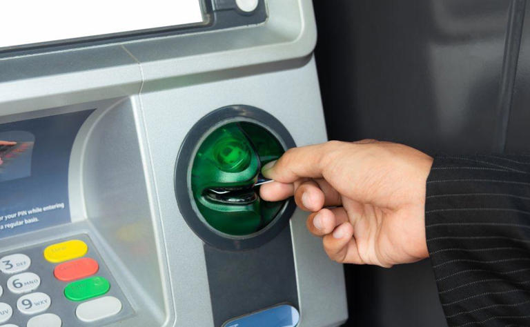 Police warning after theft at Mansfield cash machine