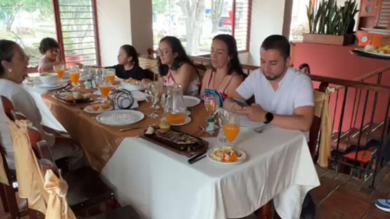 Heartfelt family reunion after a decade apart unfolds with a long ...