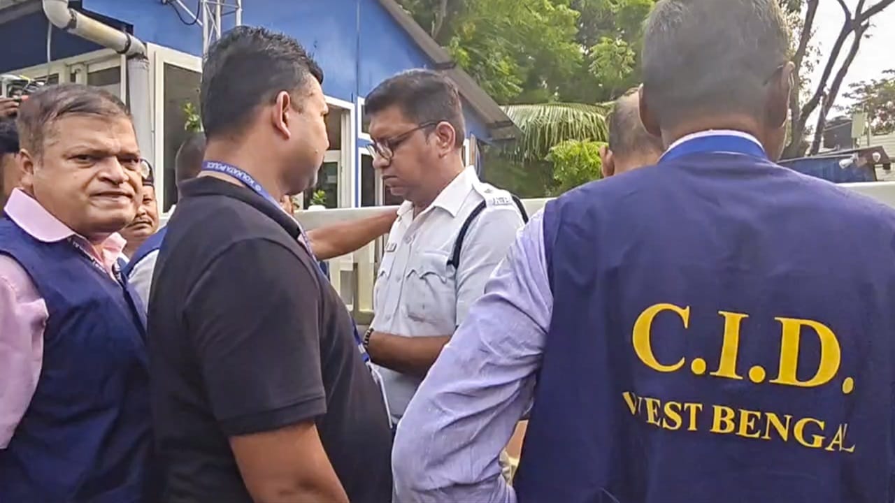 CID team reach Mamata Banerjee’s residence-cum-office in forged ...