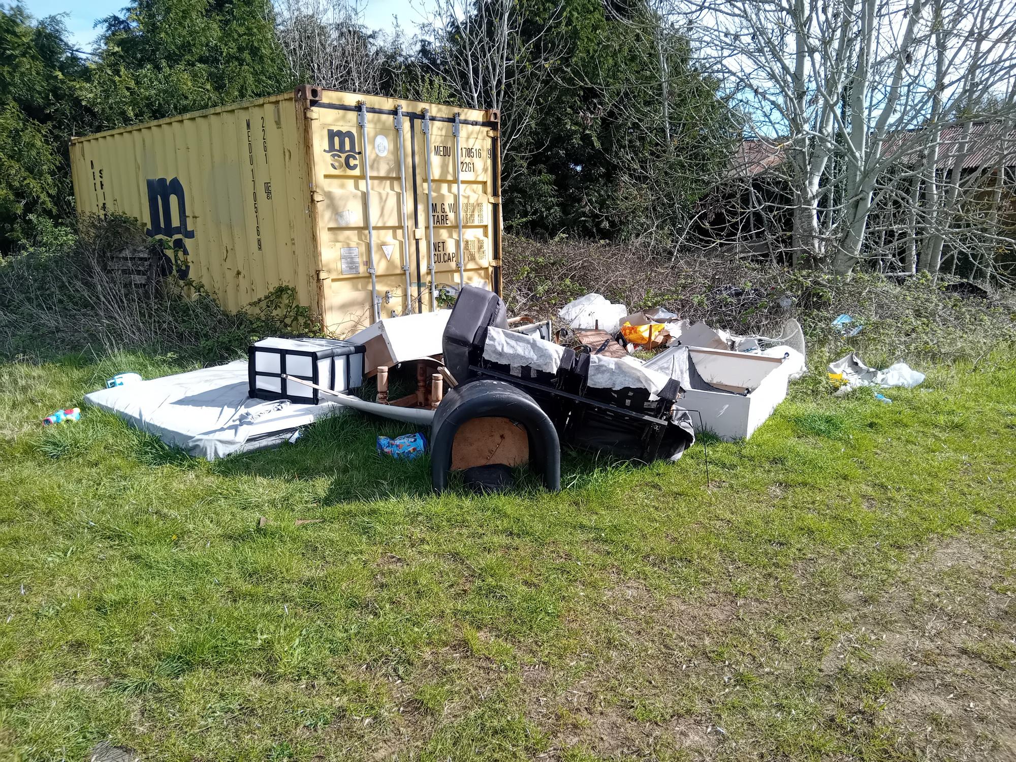 Resident fined £600 after unlicensed waste carrier fly-tipped their ...