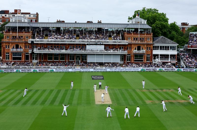 Cricket-Lord's pitch rated 'unsatisfactory' after England-New Zealand Test