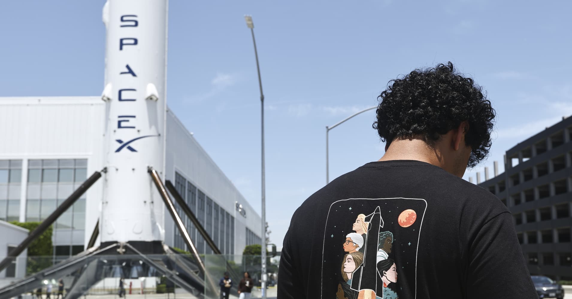 SpaceX employee group creates low-fee wealth management option with ...