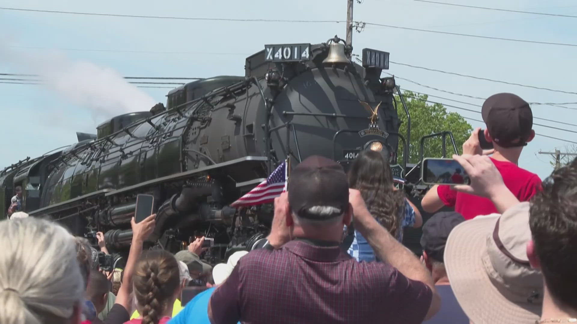 Ohioans gather to witness restored Big Boy train