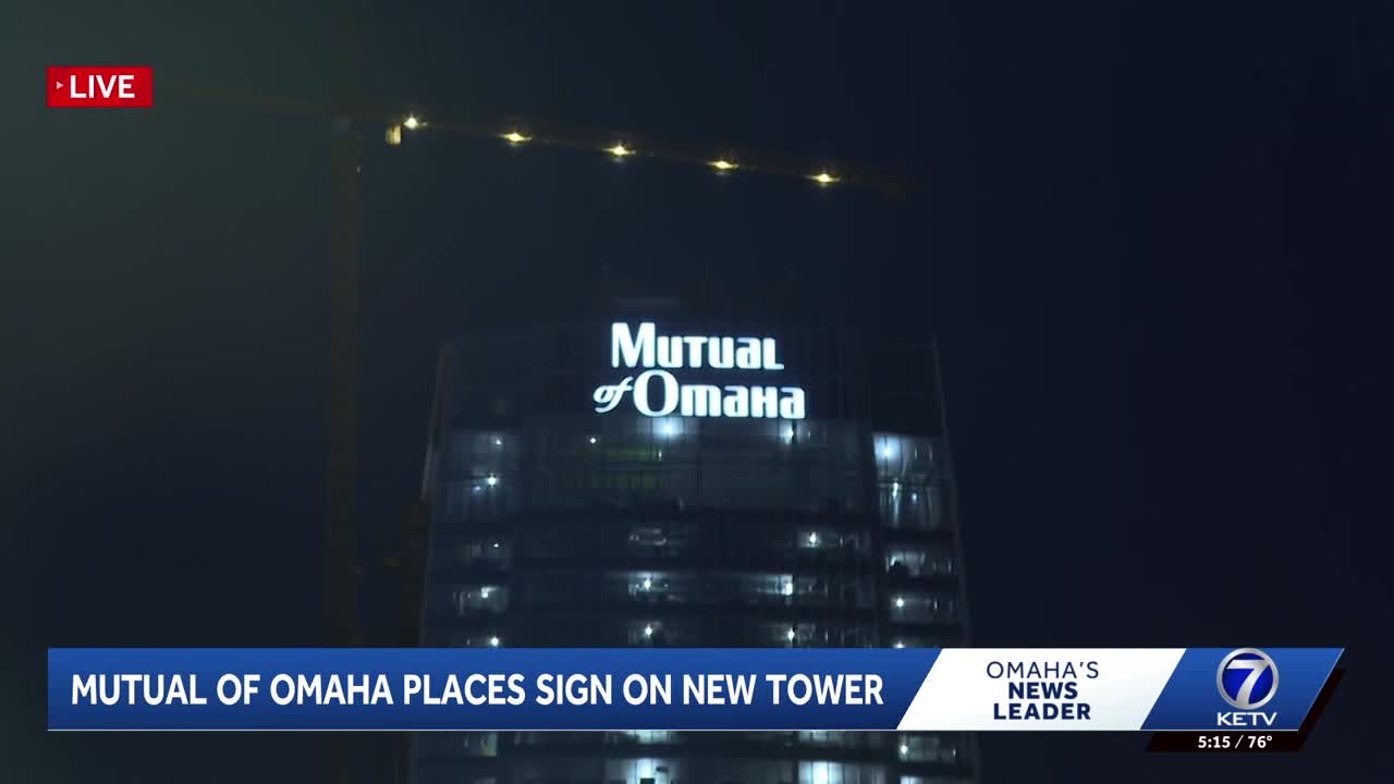 Mutual of Omaha logo goes up on downtown tower