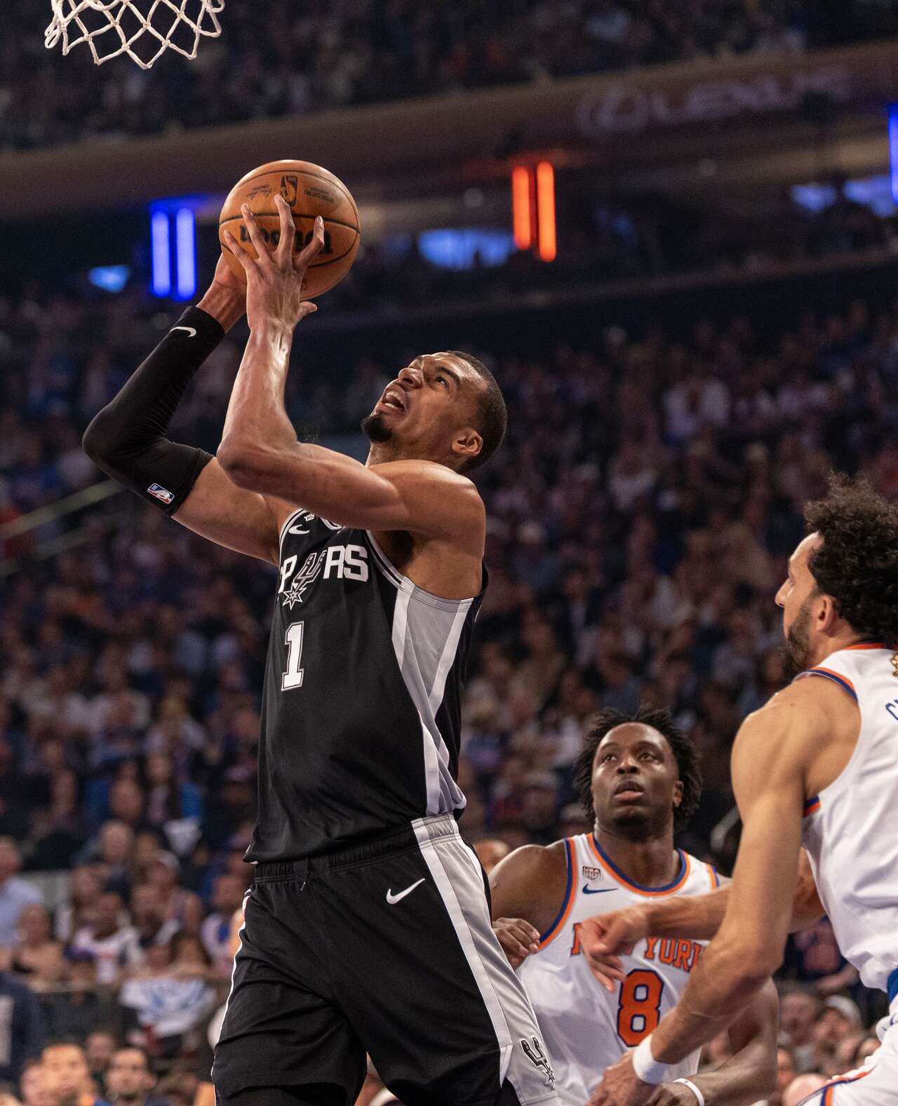 NBA Finals live updates: Wembanyama powers Spurs to Game 3 win over Knicks