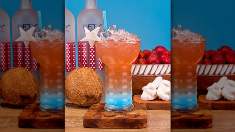 11 red, white, and blue cocktails for your 4th of July parties