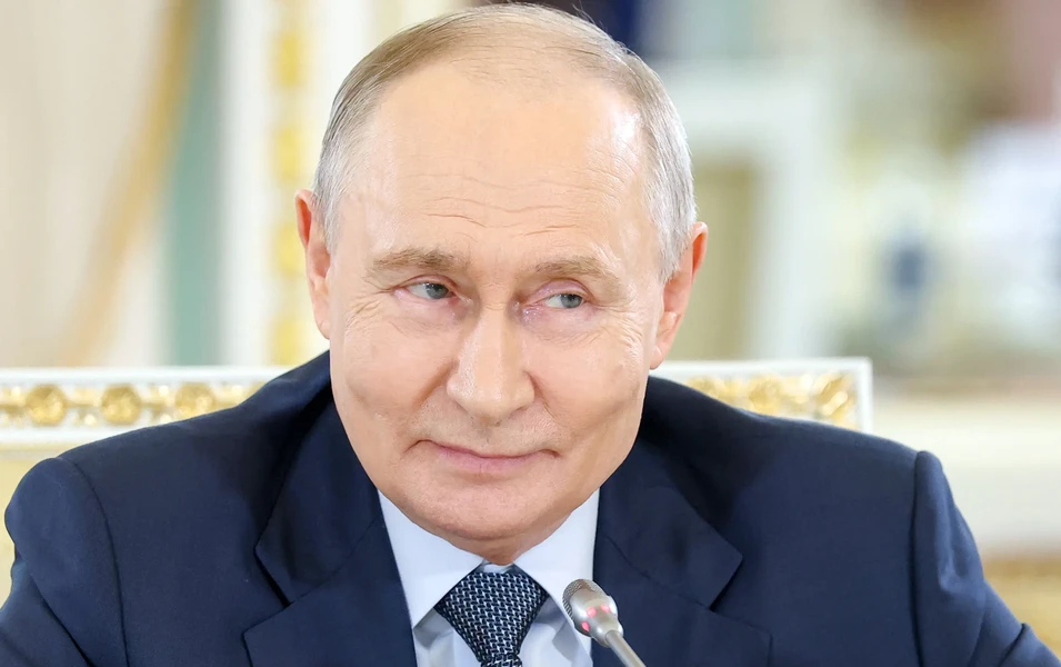 Putin quietly explores peace channels as battlefield losses mount