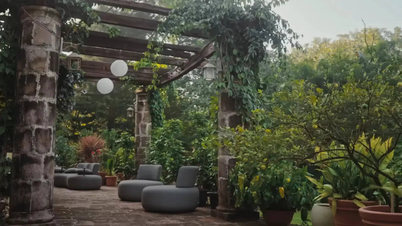 Archana Puran Singh’s luxurious Madh Island mansion: A big garden ...