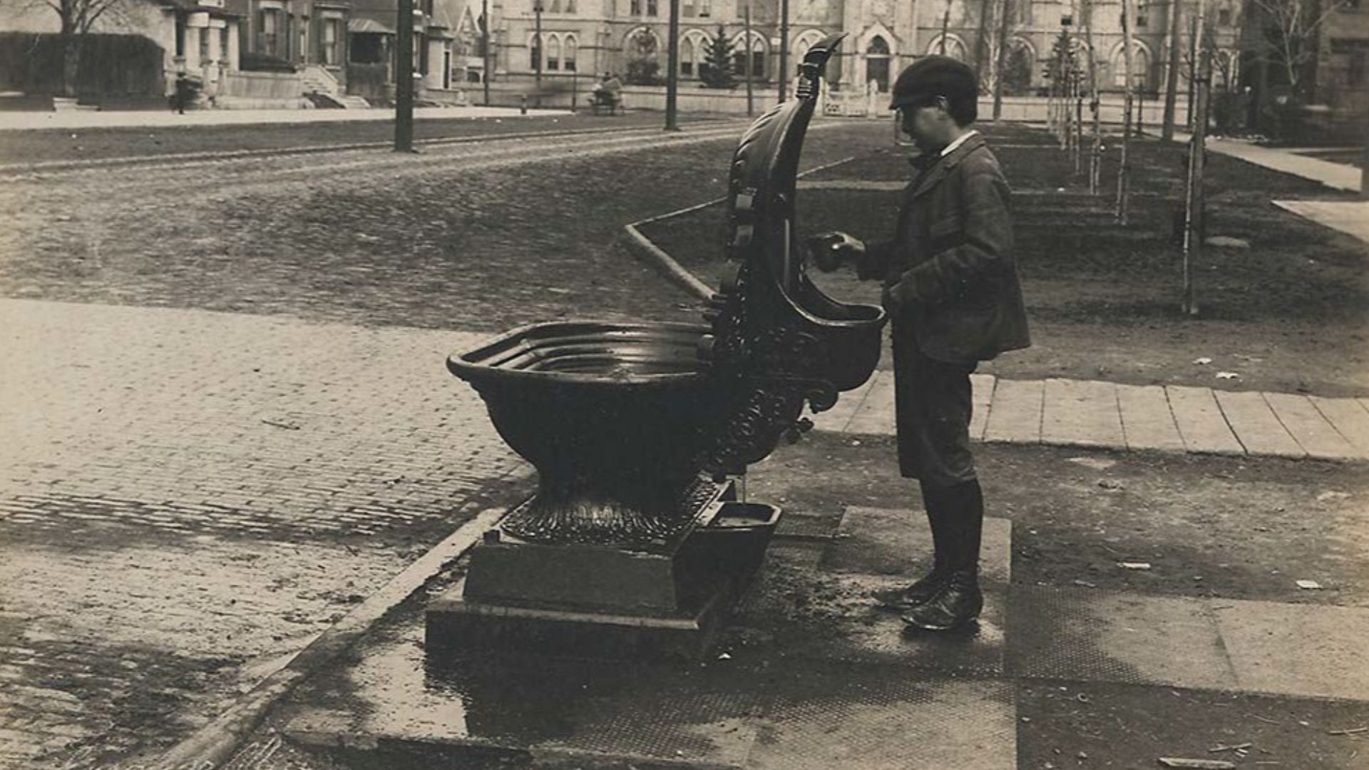 Common things Americans used to do in public that would shock people today