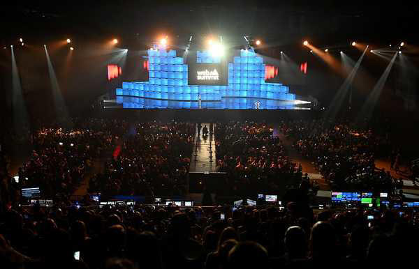 Palestras do Web Summit Rio 2026 começam com foco em IA, criadores e ...