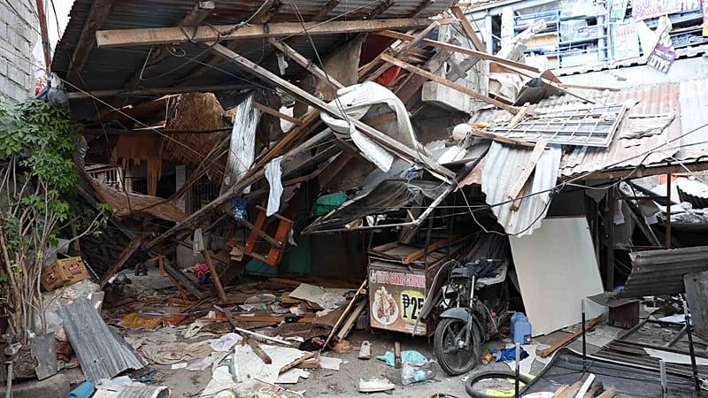 Philippines earthquake: Residents clear debris amid concerns over ...