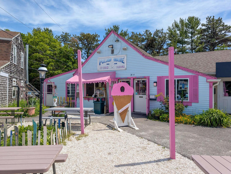Mass. hidden gems: Quirky Cape Cod ice cream shop has 12-flavor samplers