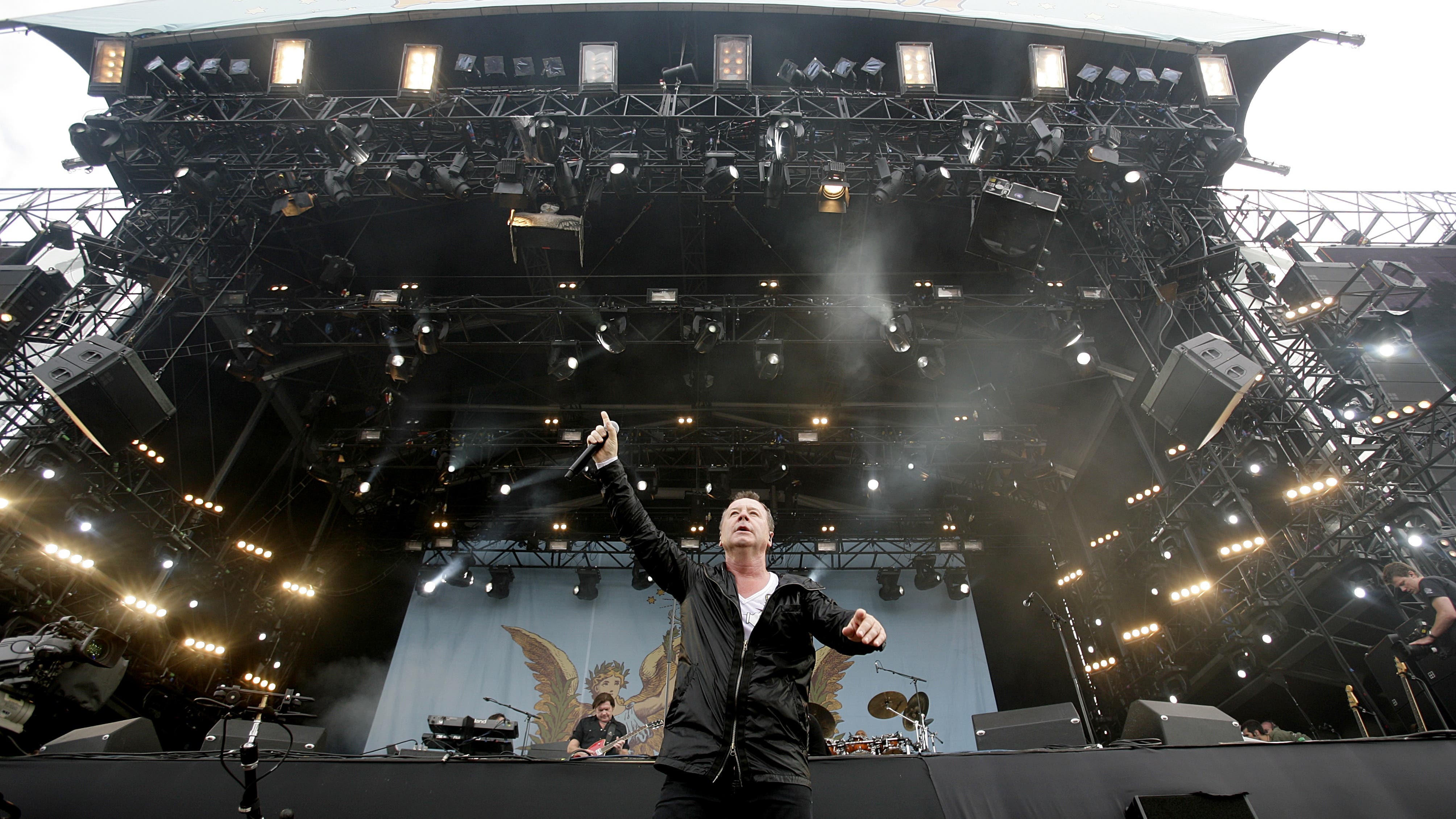 Simple Minds and Chaka Khan to headline BBC Radio 2 in the Park