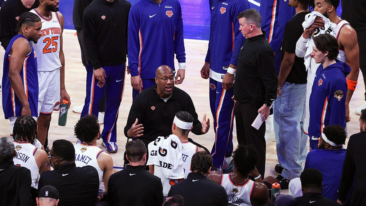 Knicks star Karl-Anthony Towns rejects Mike Brown's officiating ...