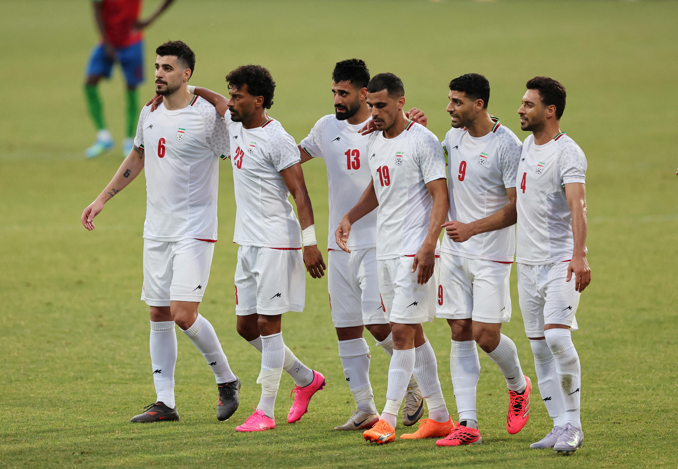 « Ils doivent nous traiter avec respect » : l’Iran « interrompra ses ...