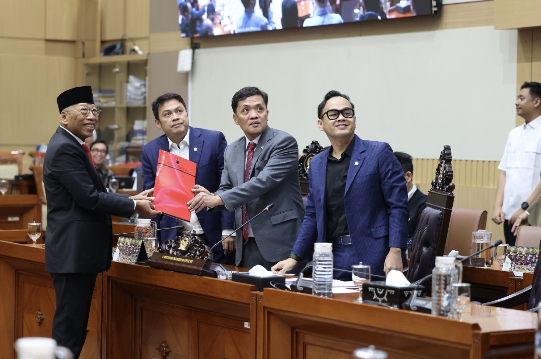 Wayan Sudirta sampaikan pandangan akhir mini fraksi PDIP DPR terhadap ...