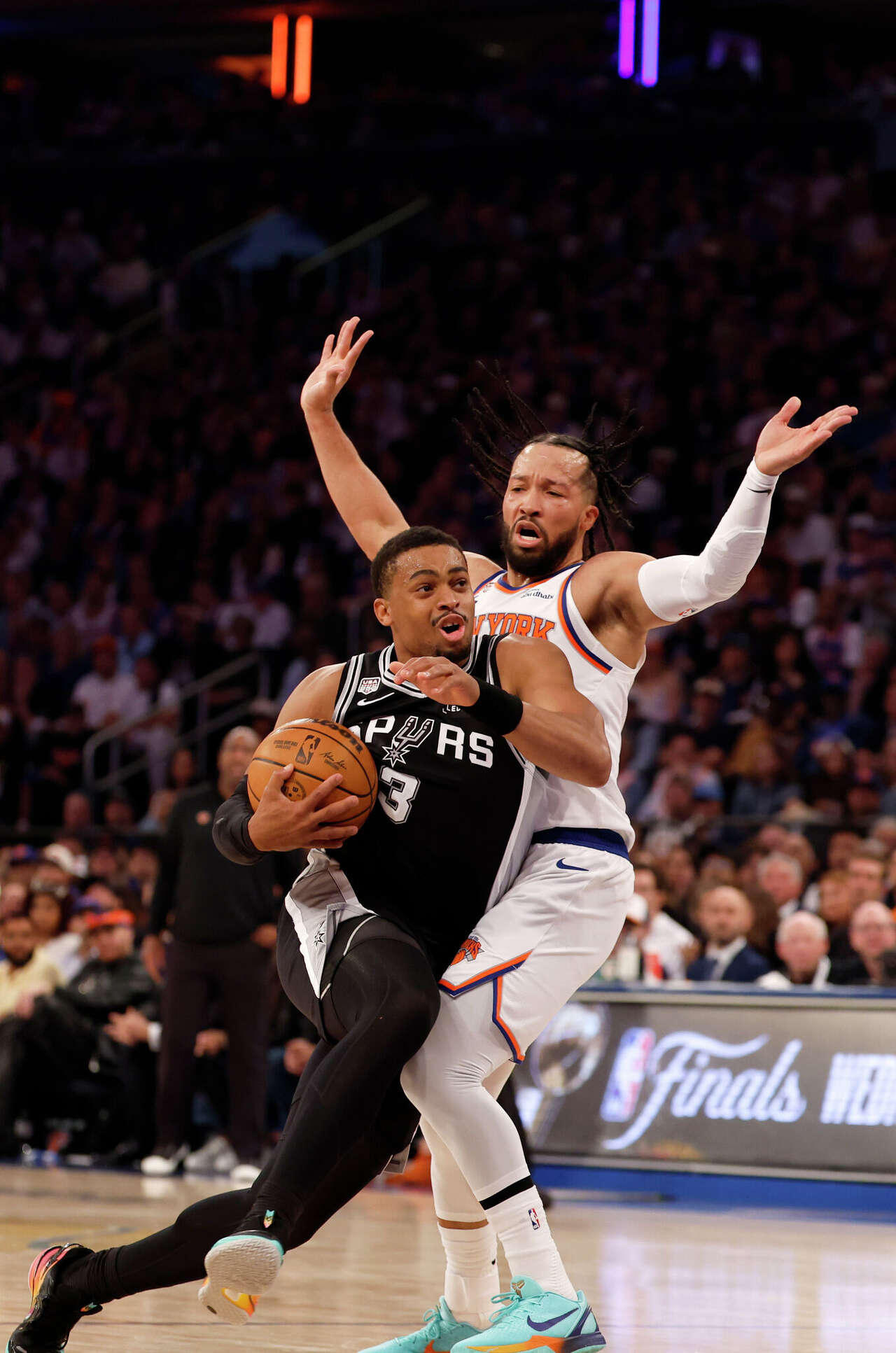 NBA Finals live updates: Wembanyama powers Spurs to Game 3 win over Knicks