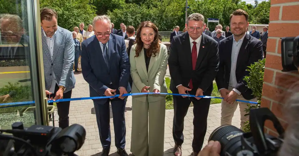 Prawie dwa lata prac, ale w końcu jest. Odnowiony dworzec kolejowy w ...
