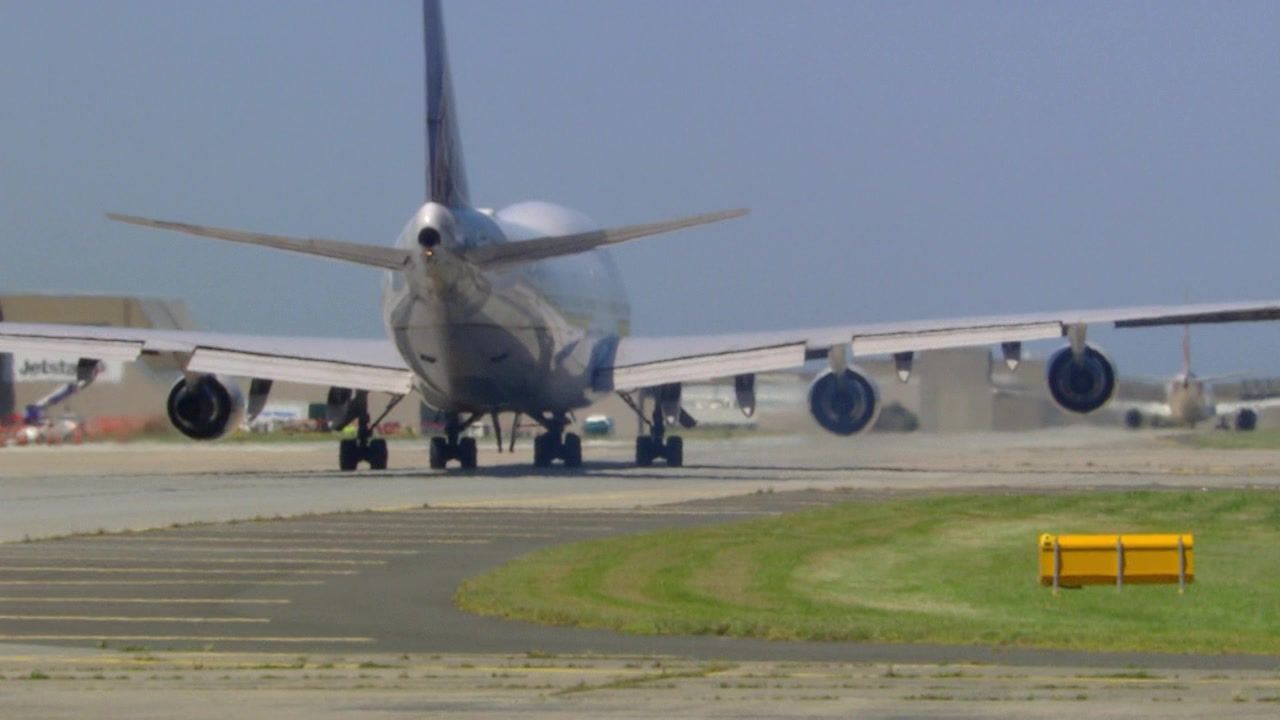 United flight forced back to gate after passenger sneaks onboard with ...