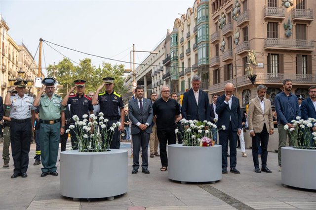 El PSOE certifica la eficacia de los Mossos en los atentados del 17A y ...