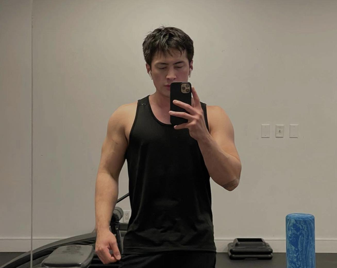 Hudson Williams 'deeply regrets' leaked high school photos featuring ...