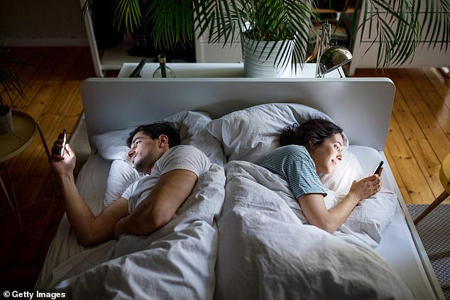 Is your relationship in a 'scroll hole'? Expert warns we're touching ...