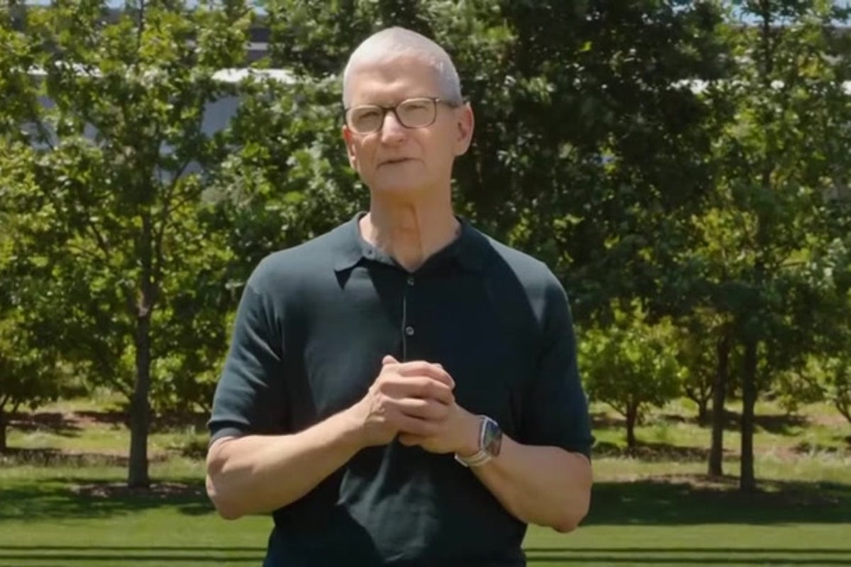 Apple CEO Tim Cook makes final pledge to fans as he steps down
