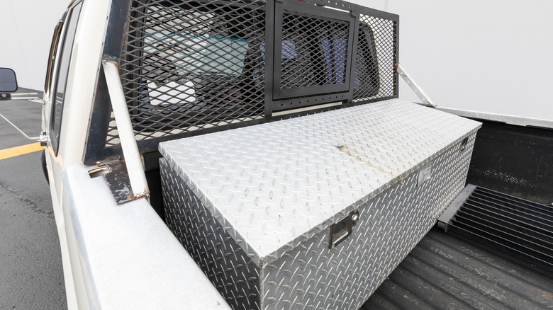 7 low profile tool boxes that will fit in your pickup truck