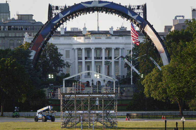 Extensive DC road closures planned for UFC fight at White House. Here's ...