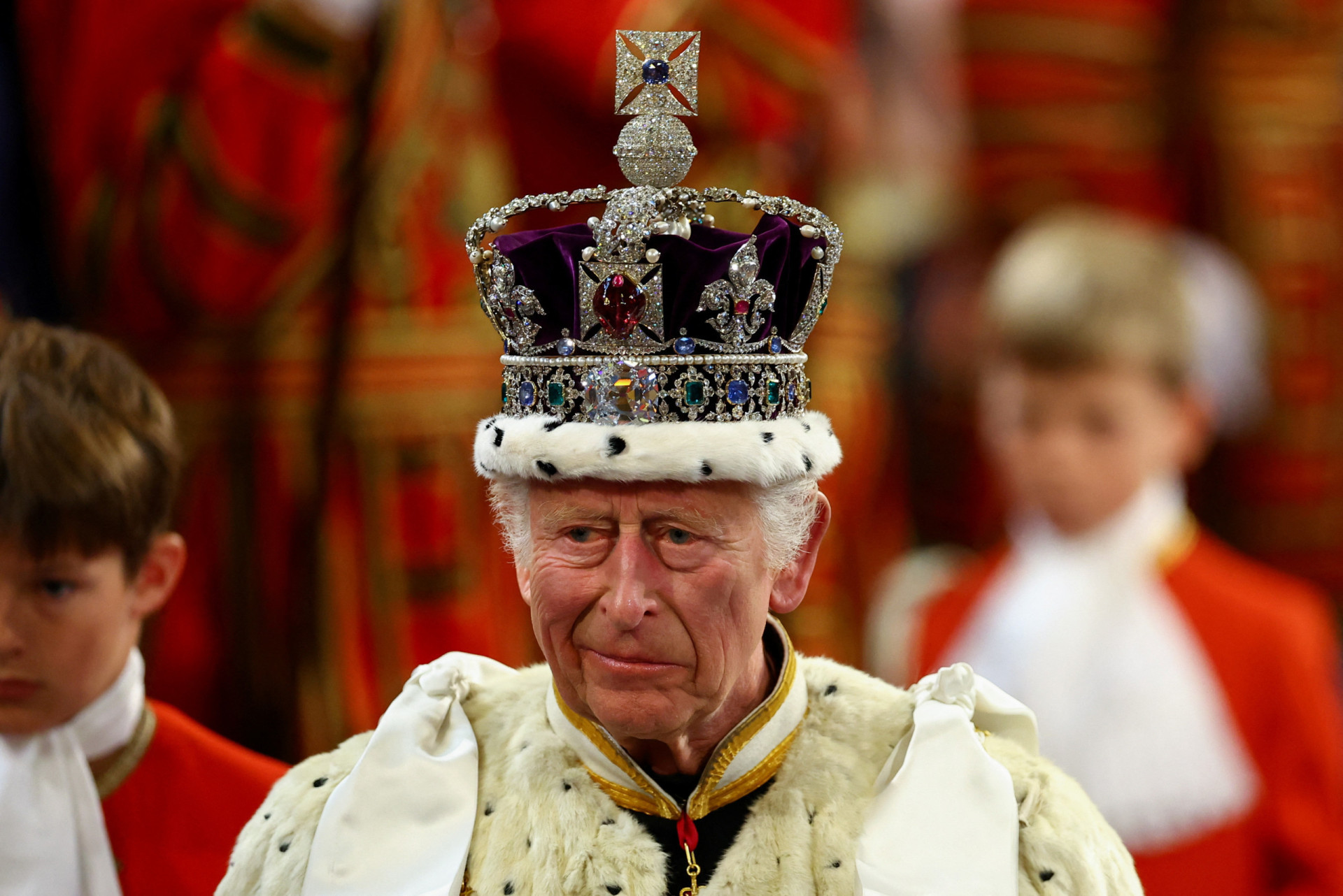 Which countries still have a royal family?