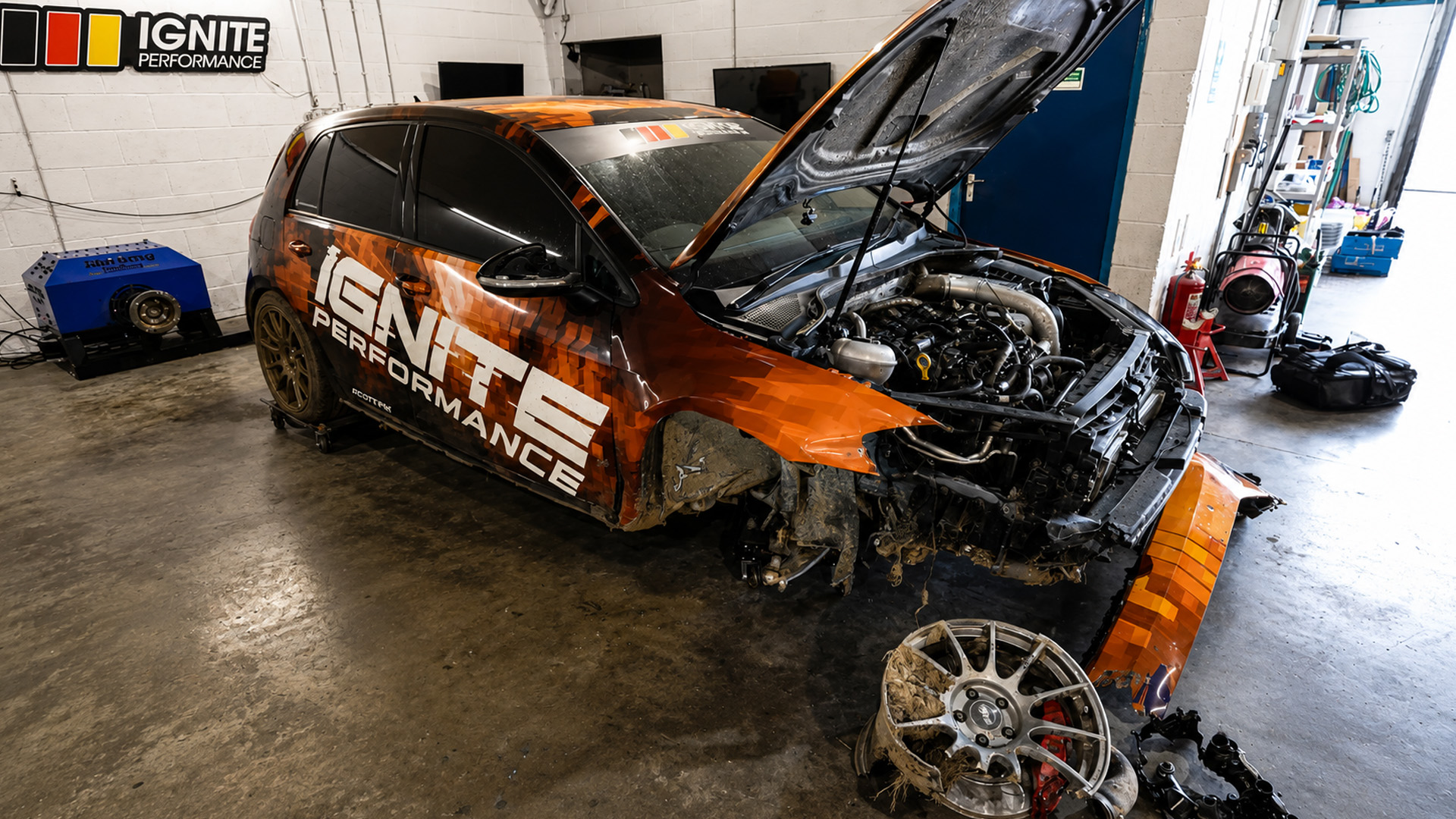 Building a new Golf R after Nürburgring crash damage