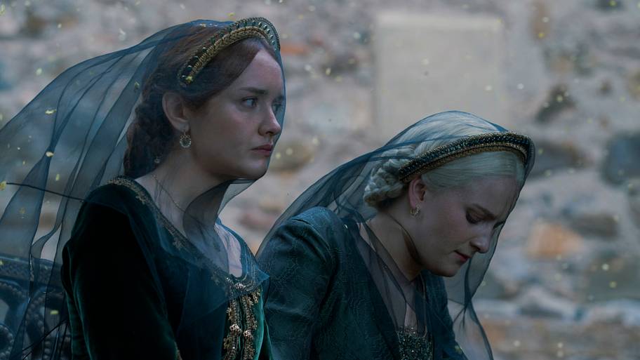 Olivia Cooke hints at tragic plot twist coming in House of the Dragon ...