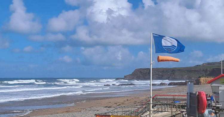 Ten Cornwall beaches retain clean water Blue Flags