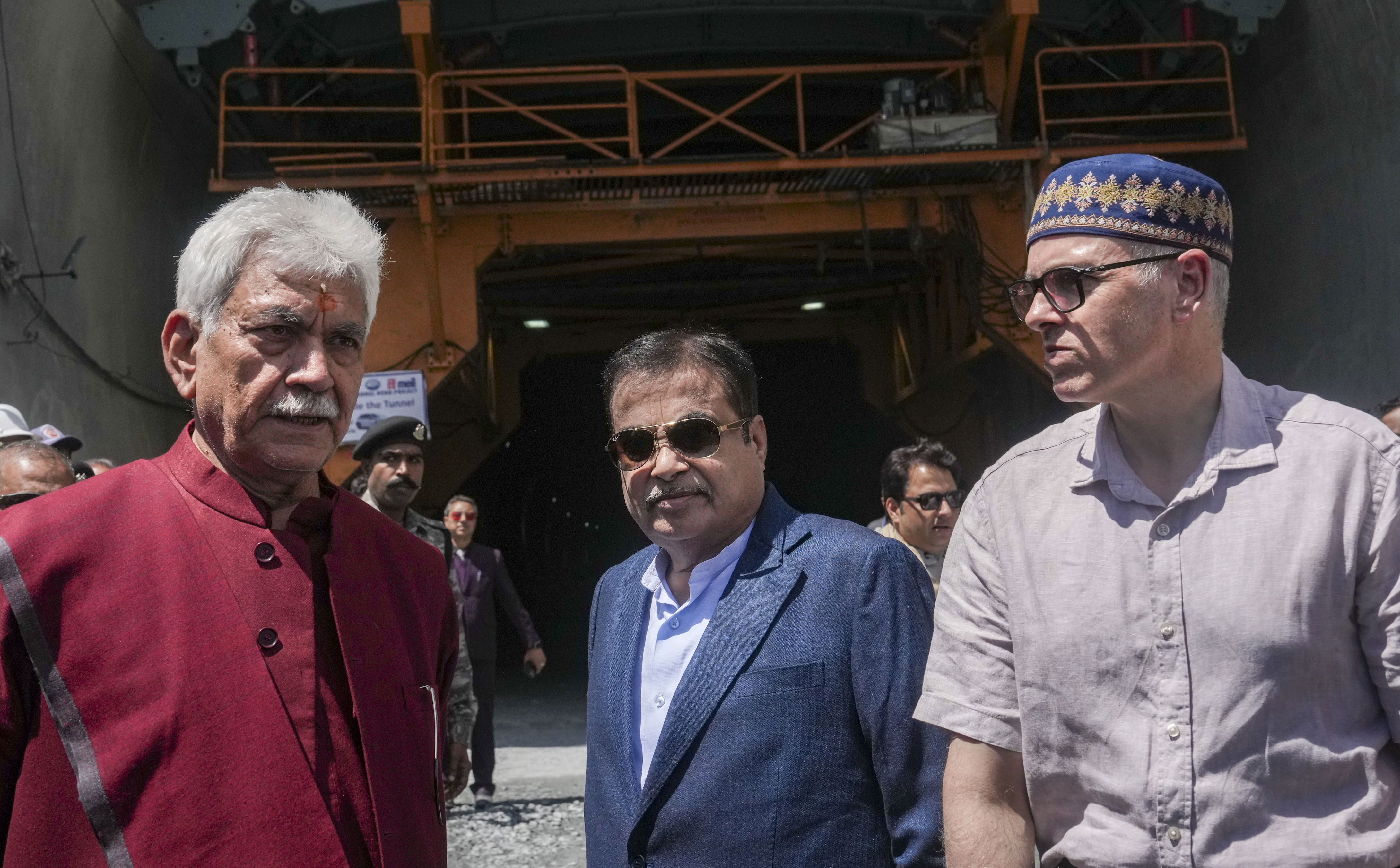 Omar welcomes Zojila breakthrough, appeals to Gadkari to launch direct ...