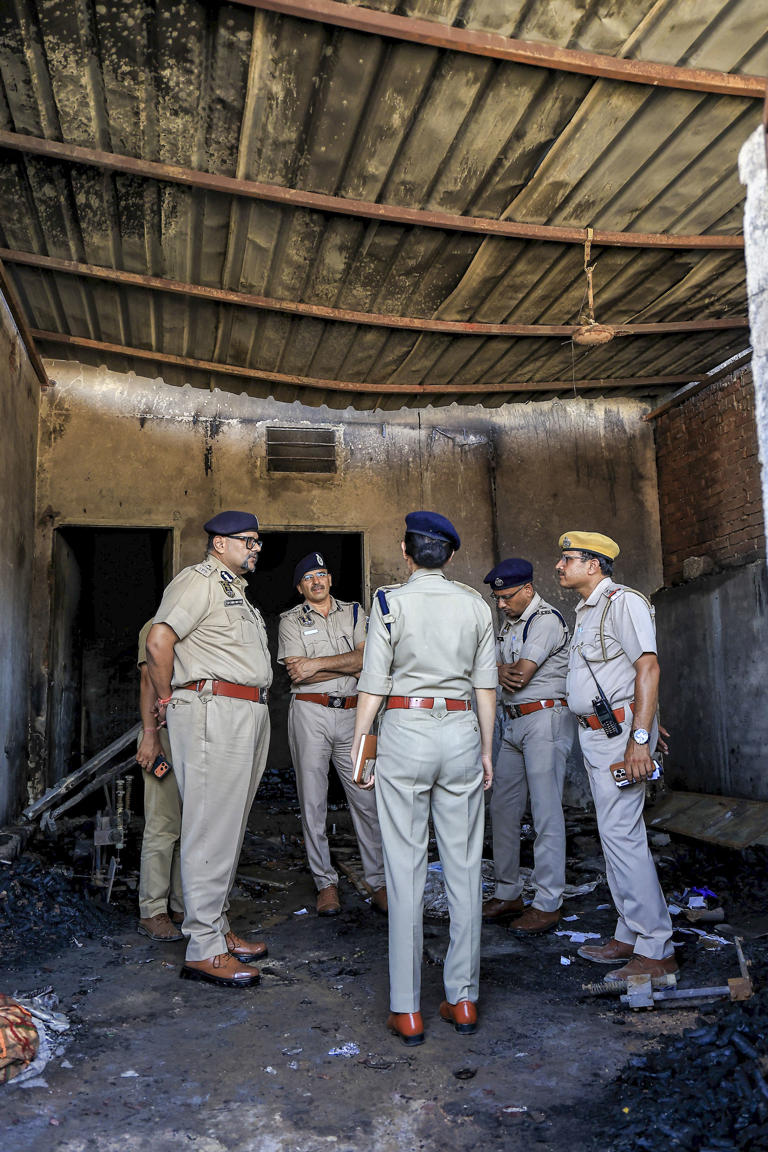 Jaipur fire: Rajasthan human rights panel issues notice to police, fire ...